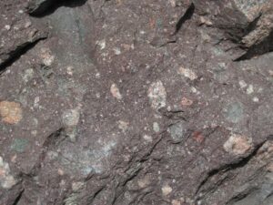 Three Types of Sedimentary Rocks and 30 Examples - Homes Pursuit